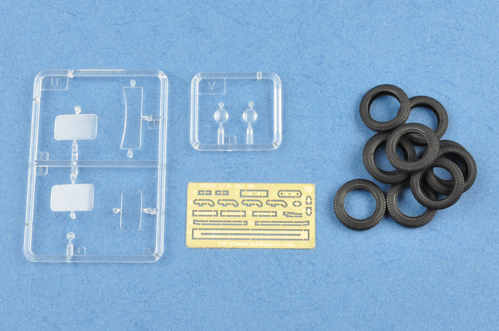 Soviet GAZ-AAA Cargo Truck 83837-1:35-HobbyBoss