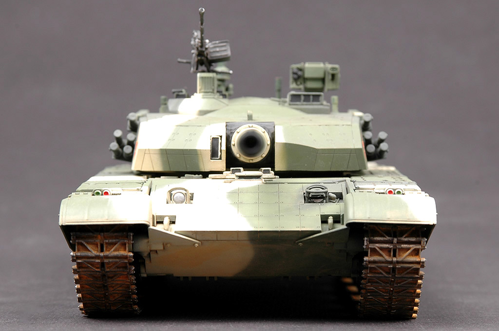 ZTZ 99A MBT 82439-1:35-HobbyBoss