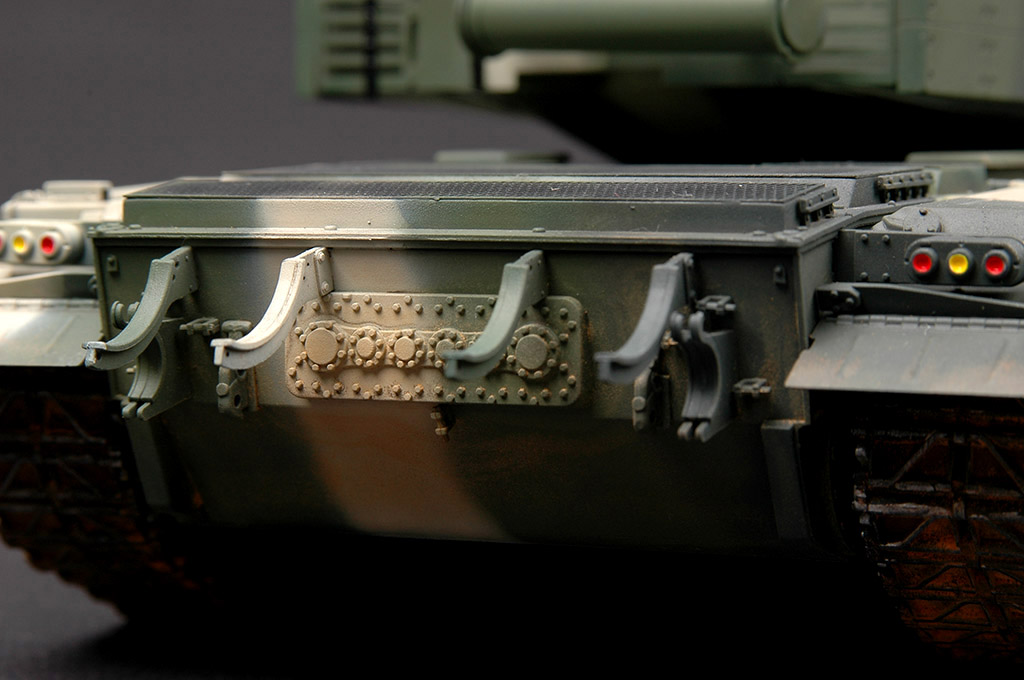 ZTZ 99A MBT 82439-1:35-HobbyBoss