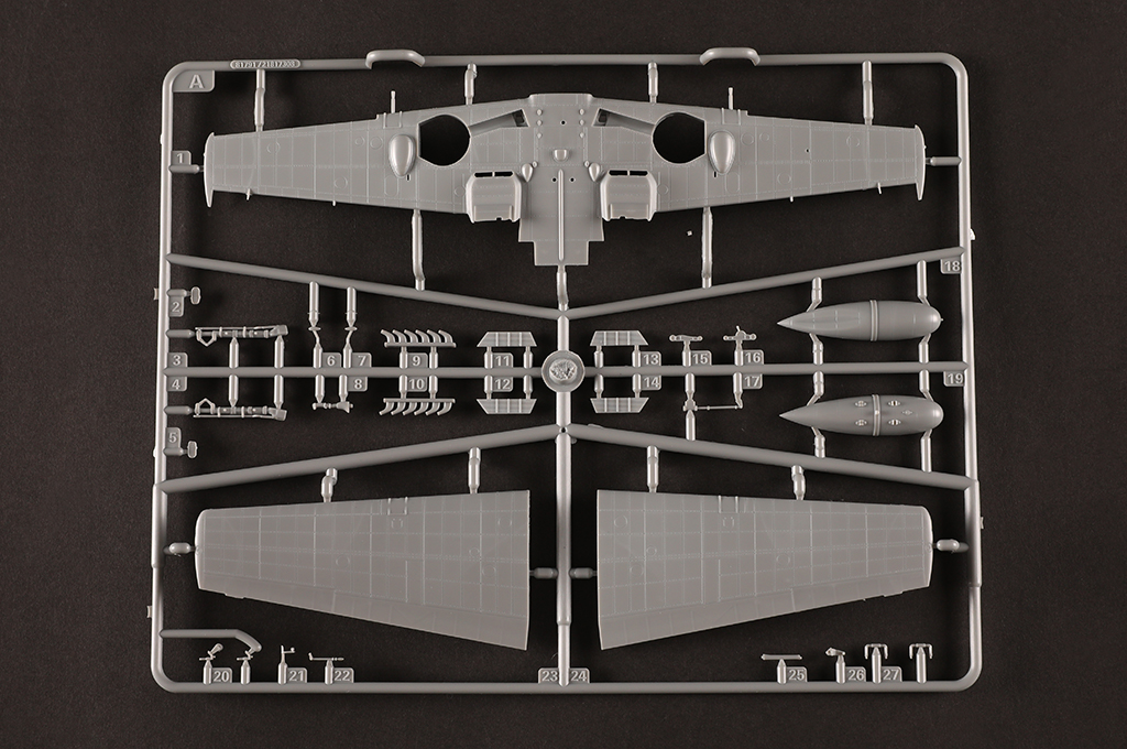 Messerschmitt Bf109E-4/TROP 81793-1:48-HobbyBoss